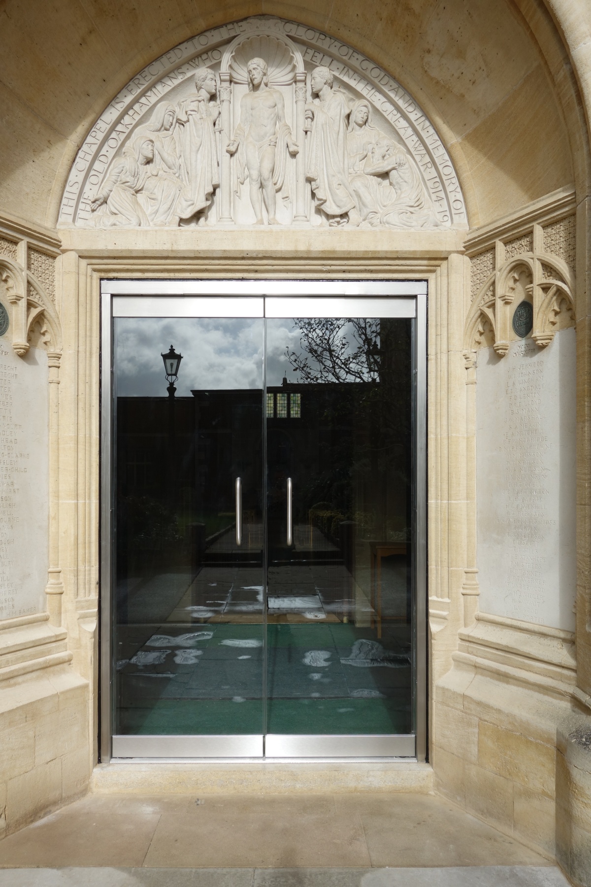 GL15 frameless glass doors for historic chapel