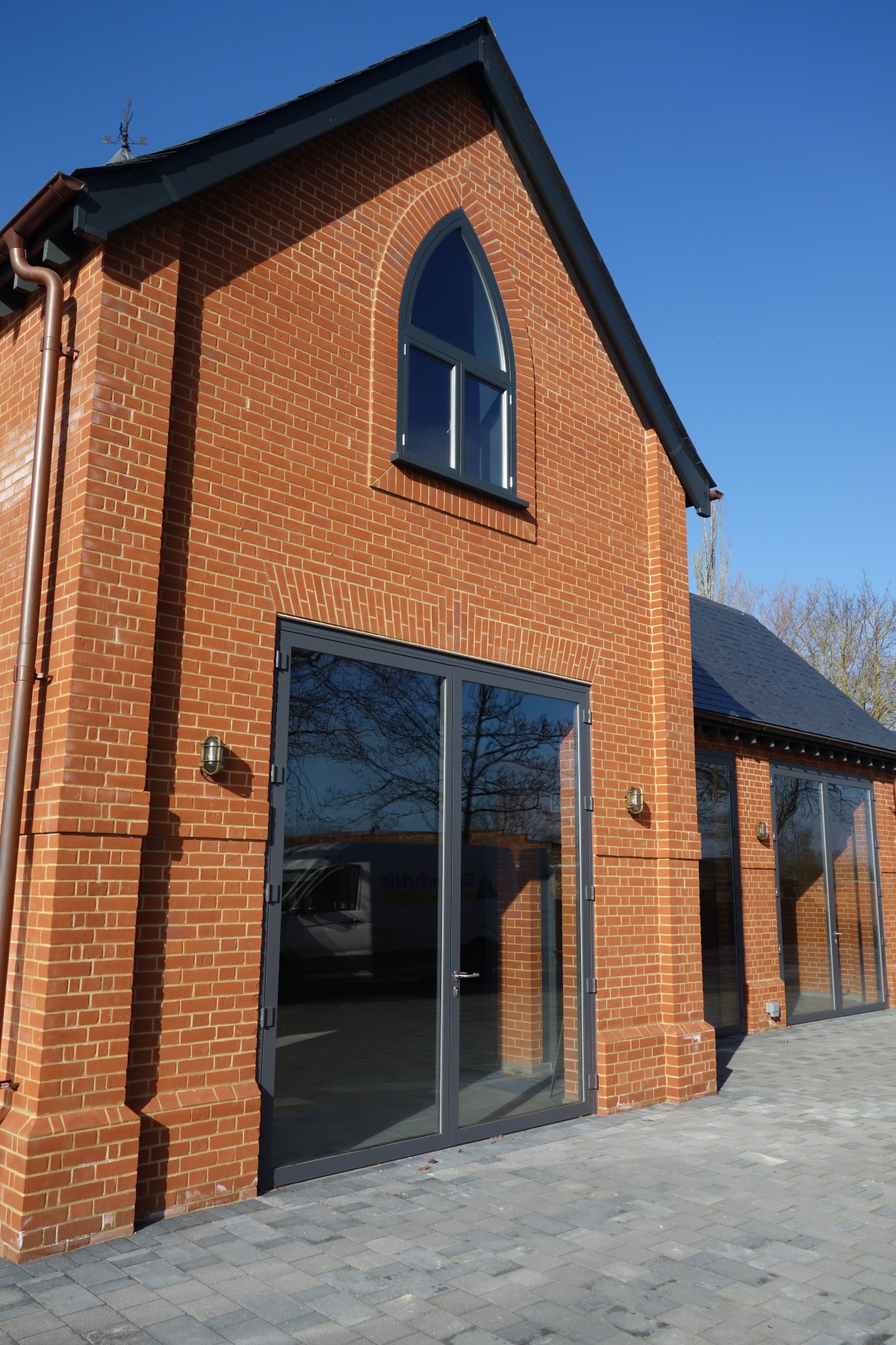 Large glazed doors for classic vehicle collection
